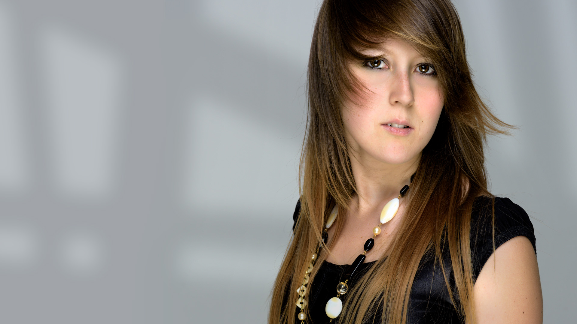 How to Get the Windswept Hair Look without a Fan - Photofocus