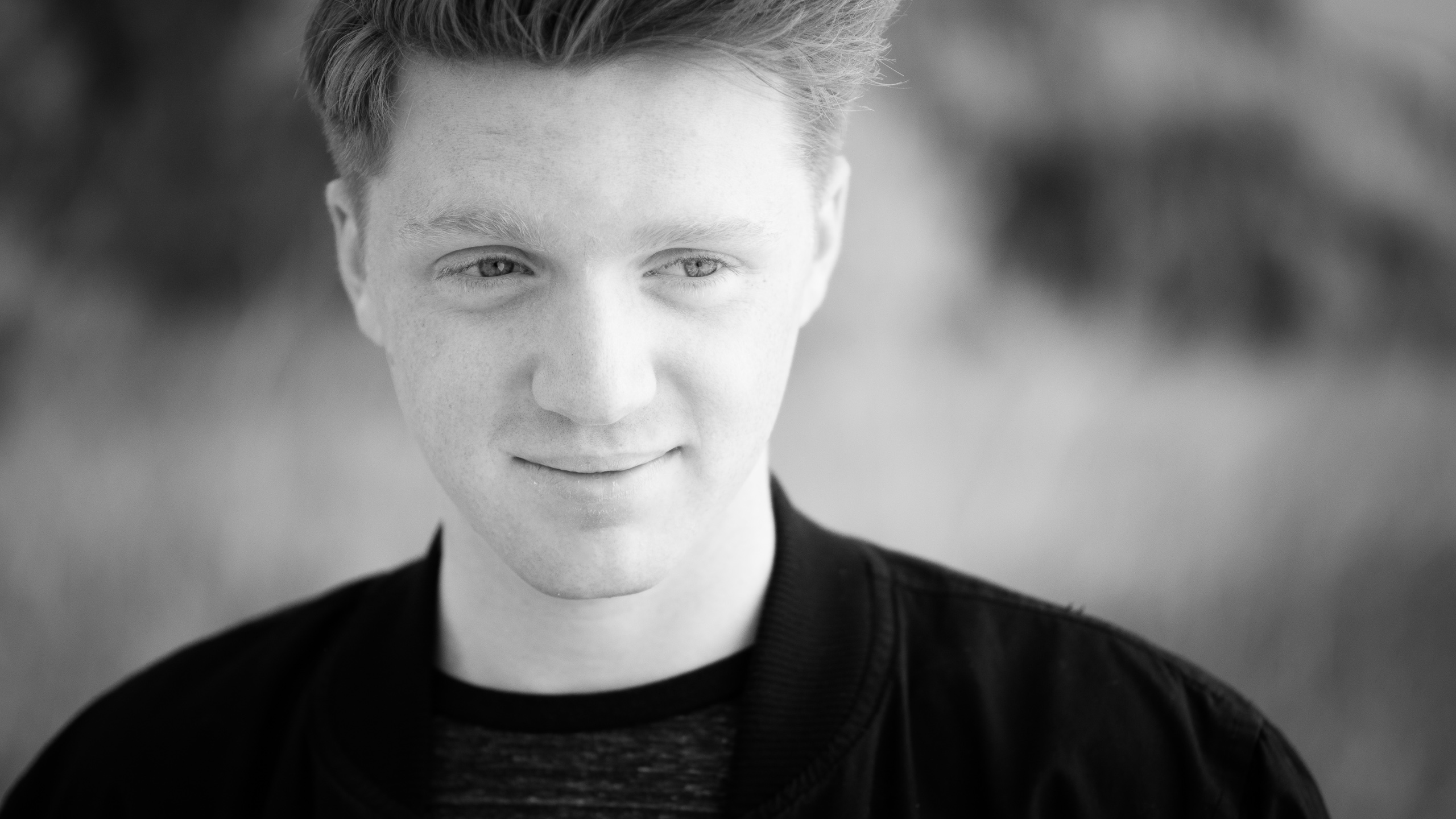 Portrait Tips: Listen, it's about your Facebook page ... - Photofocus