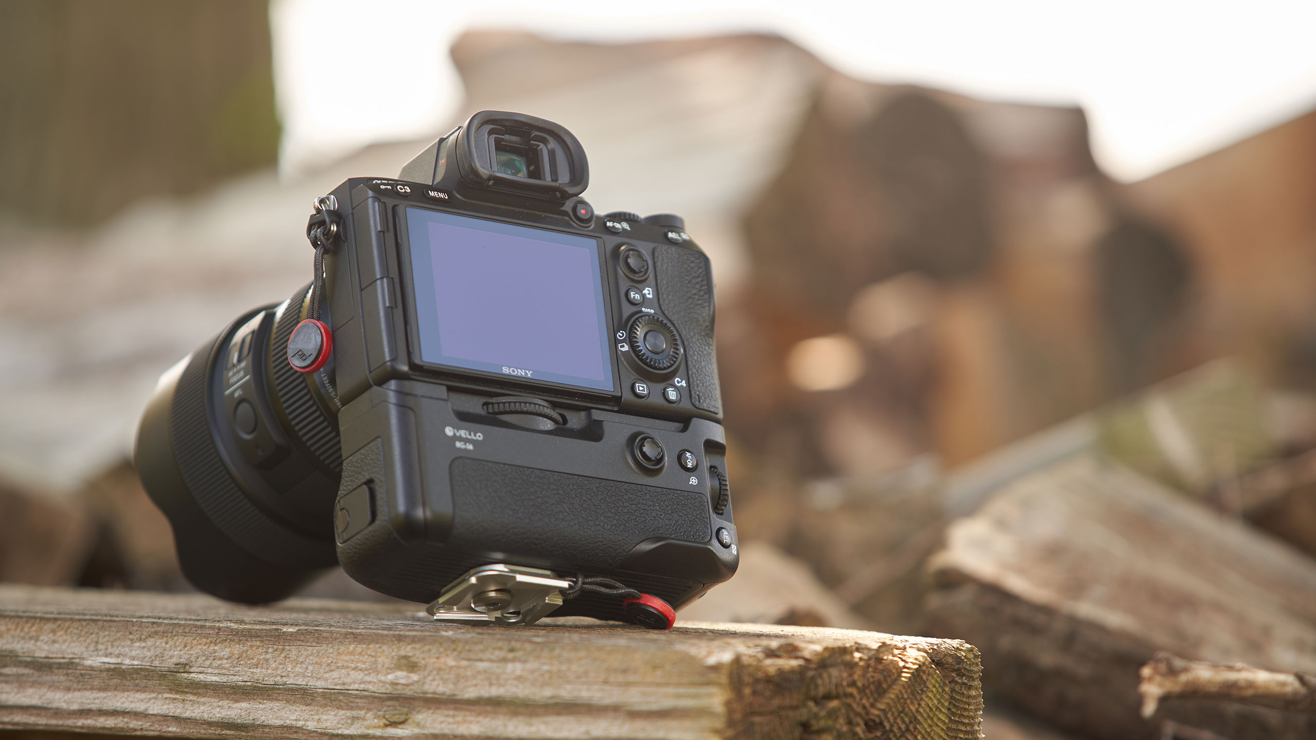 Should you get a battery grip? - Photofocus