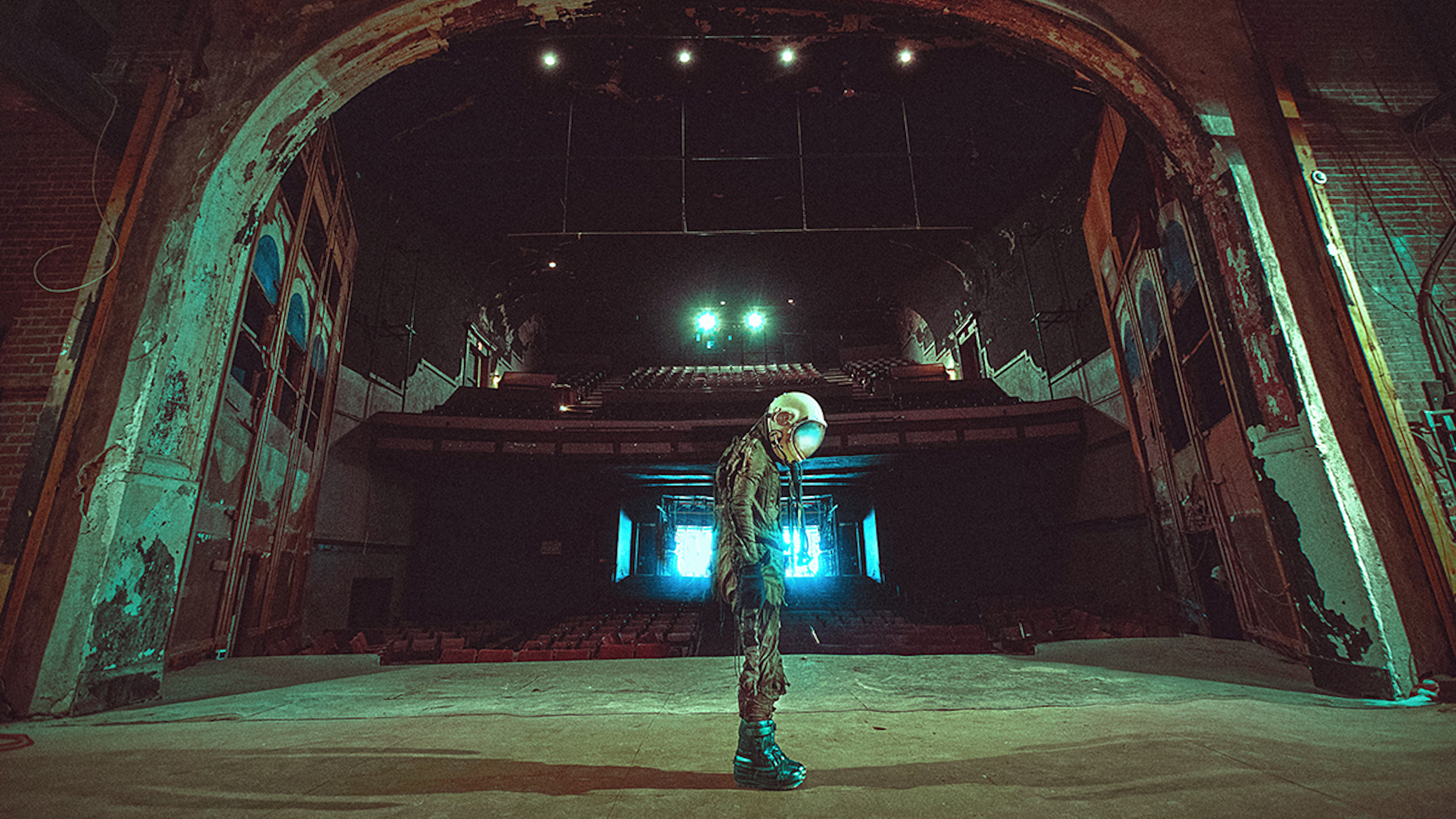 Surreal conceptual photos imagine life for the last cosmonauts - Photofocus