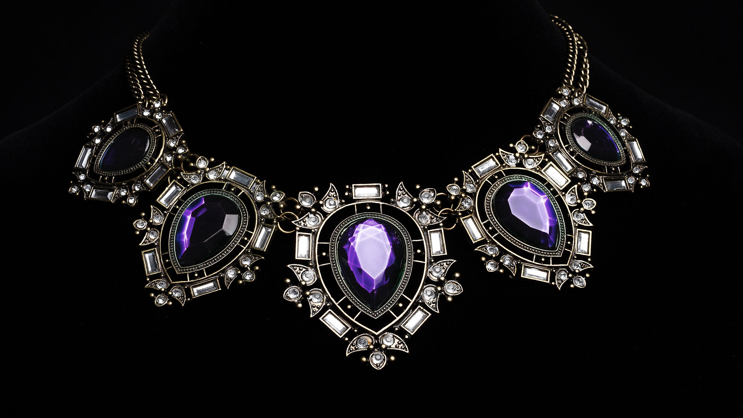 Top tips for photographing jewelry - Photofocus